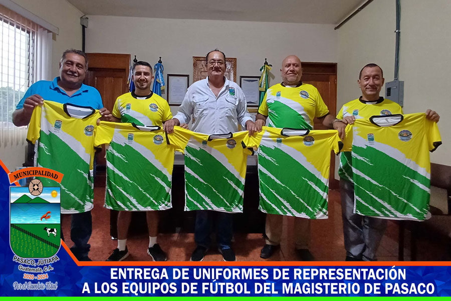 Entrega del uniforme de presentación a los equipos de fútbol del ...
